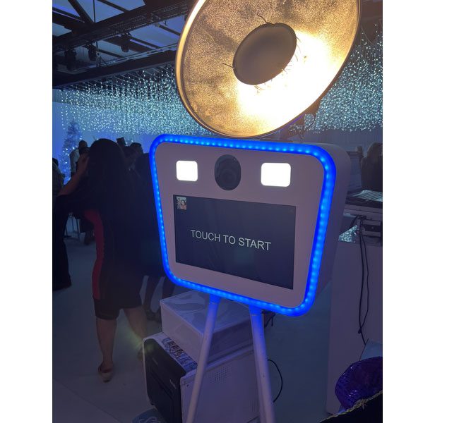 Retro Booth - Halo 360 Photobooth