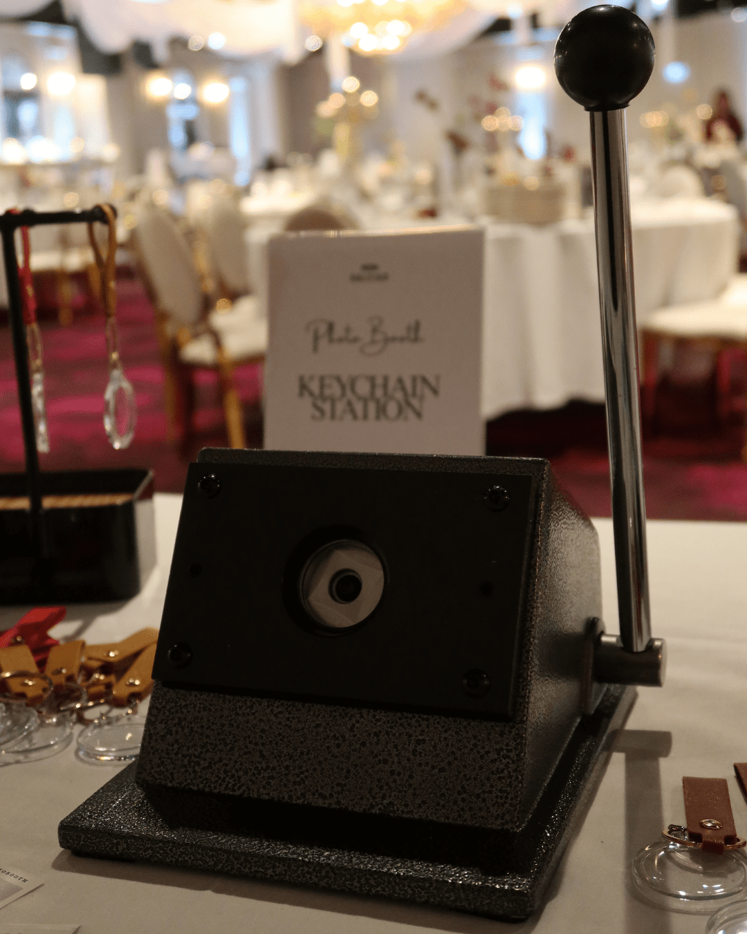 Keychain Station Sydney | Custom Photo Keychains for Weddings | Halo360